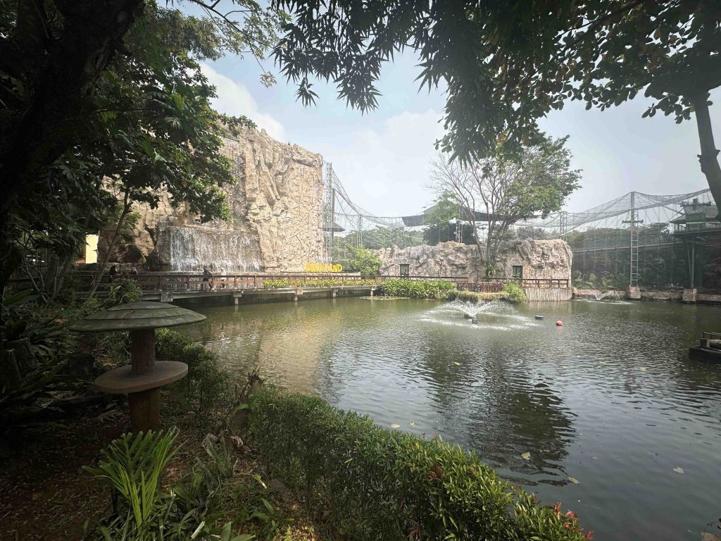 Pengalaman Seru di Jakarta Bird Land Ancol Bersama Keluarga
